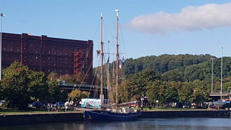 Historic moment as cargo ship sails into Bristol