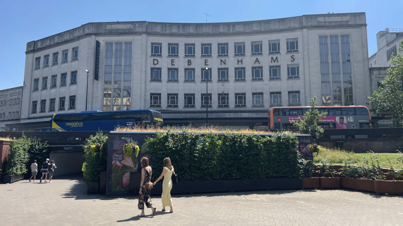 Plans for hundreds of homes on former Debenhams site