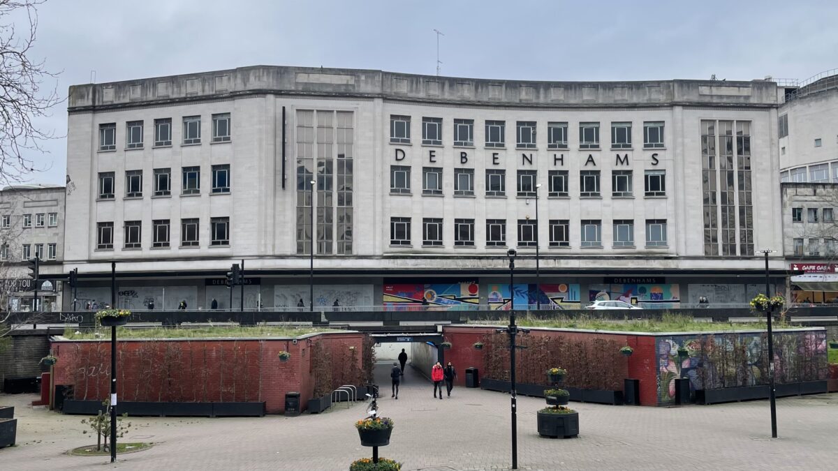 'Striking landmark' to be built on Debenhams site