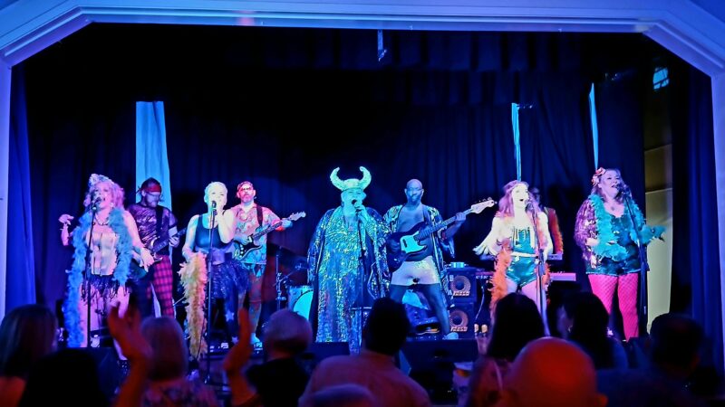 Review: Doreen Doreen, Long Ashton Community Centre - 'Smiles, tears ...